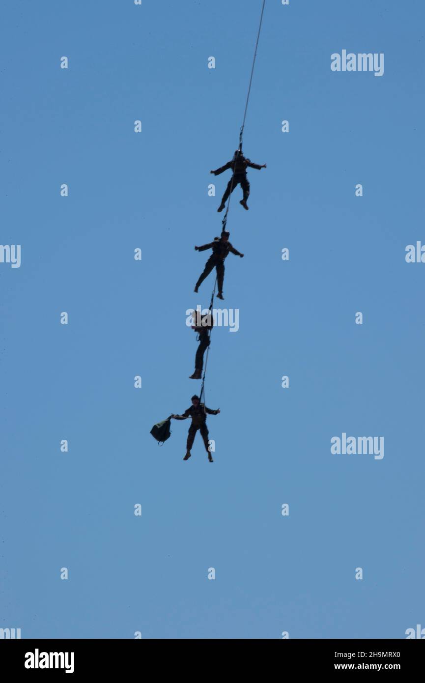 Team rope hi-res stock photography and images - Alamy