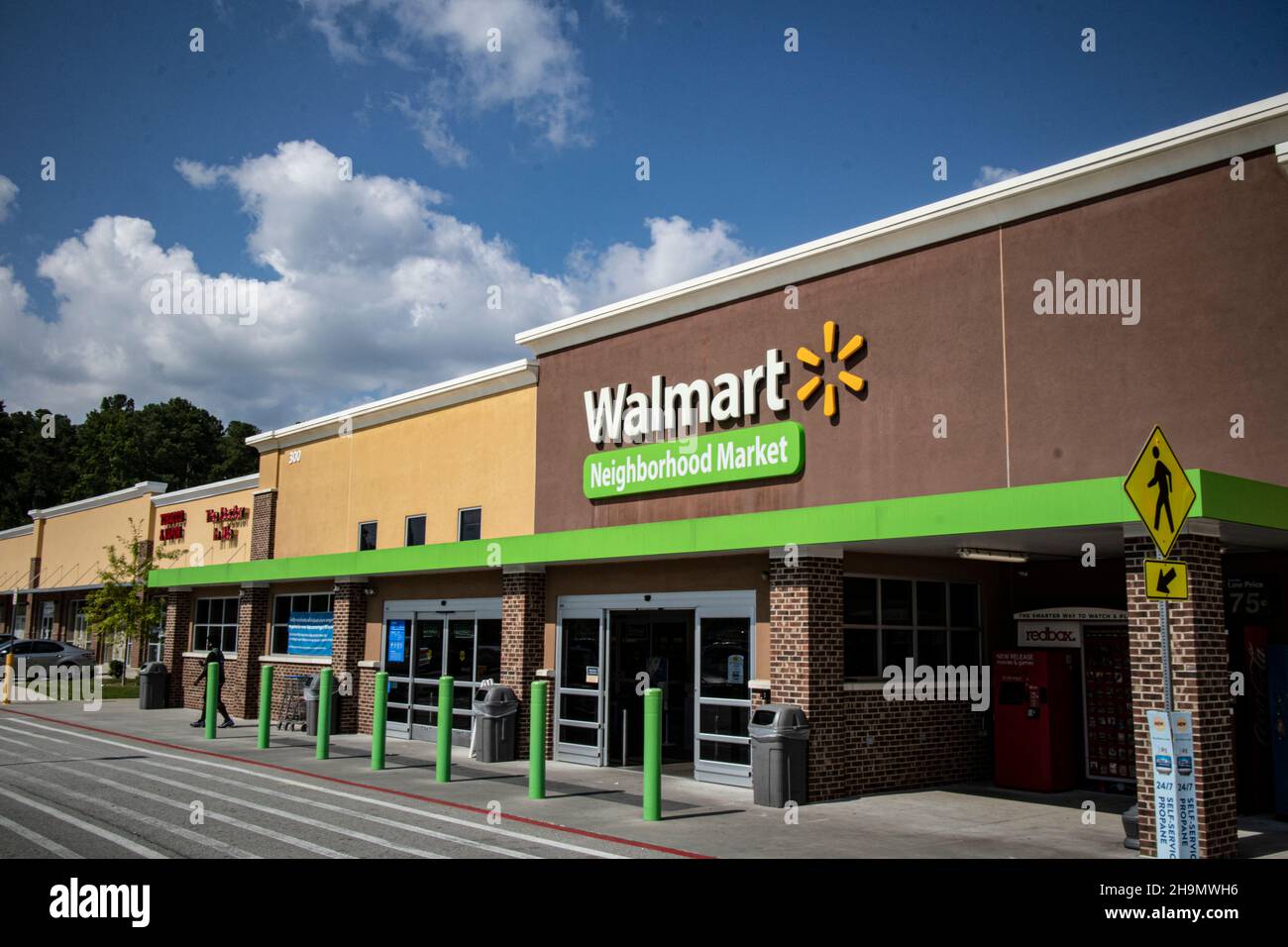 Columbia County, Ga USA - 07 28 21: Walmart neighborhood market retail ...