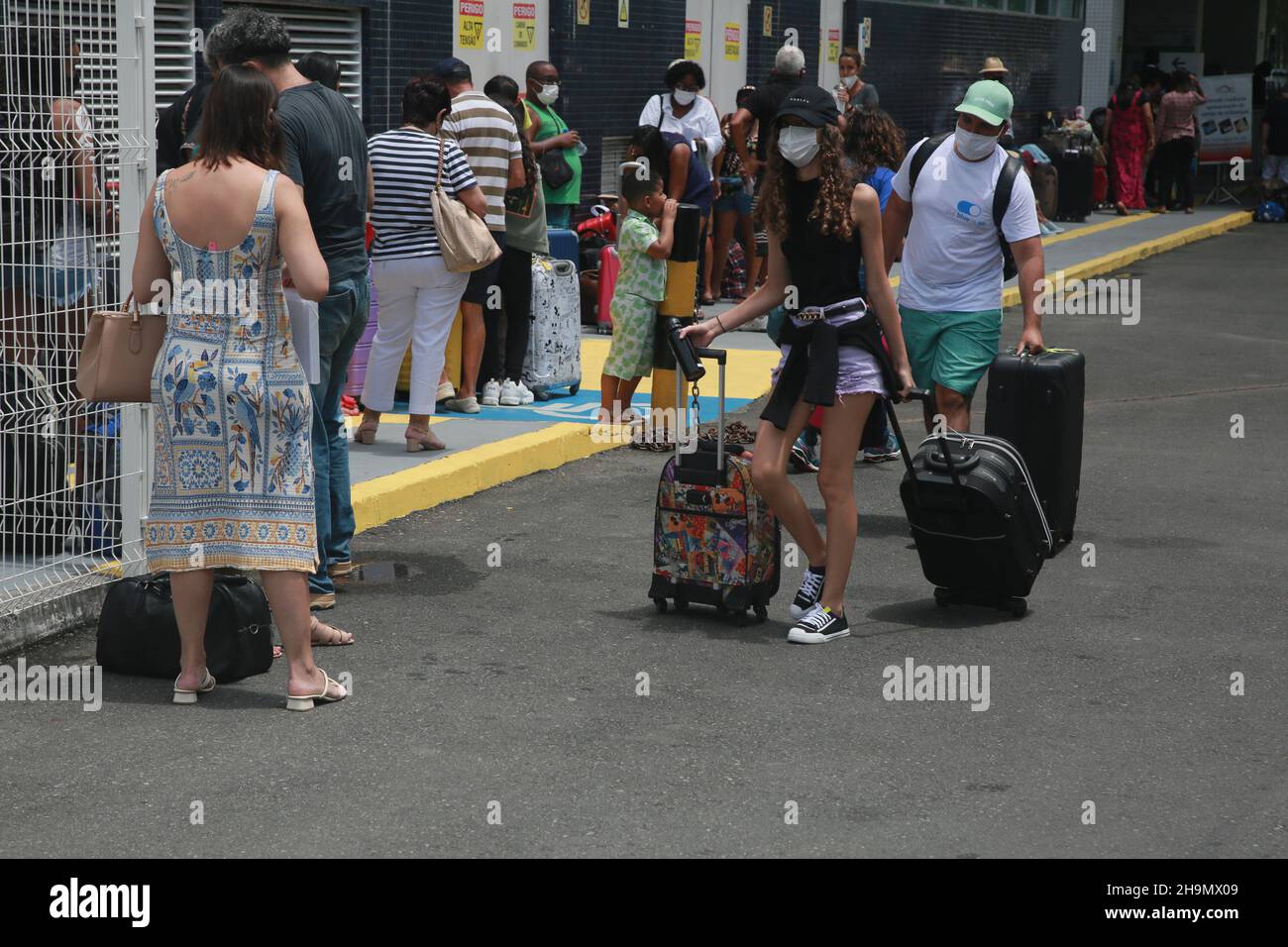 salvador, bahia, brazil - december 7, 2021: queue of passengers to ...