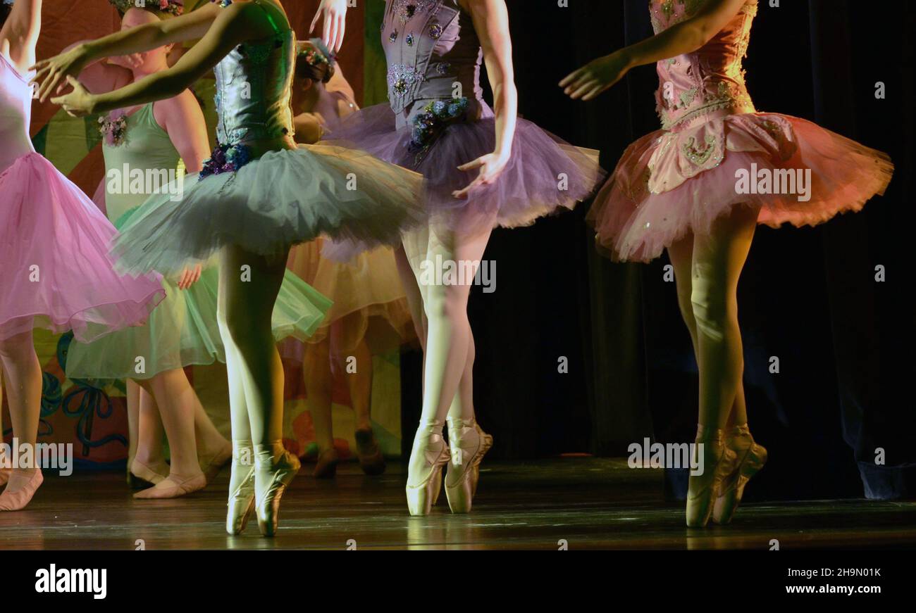 Ballet Dancers toe dancing in pastel colors Stock Photo - Alamy