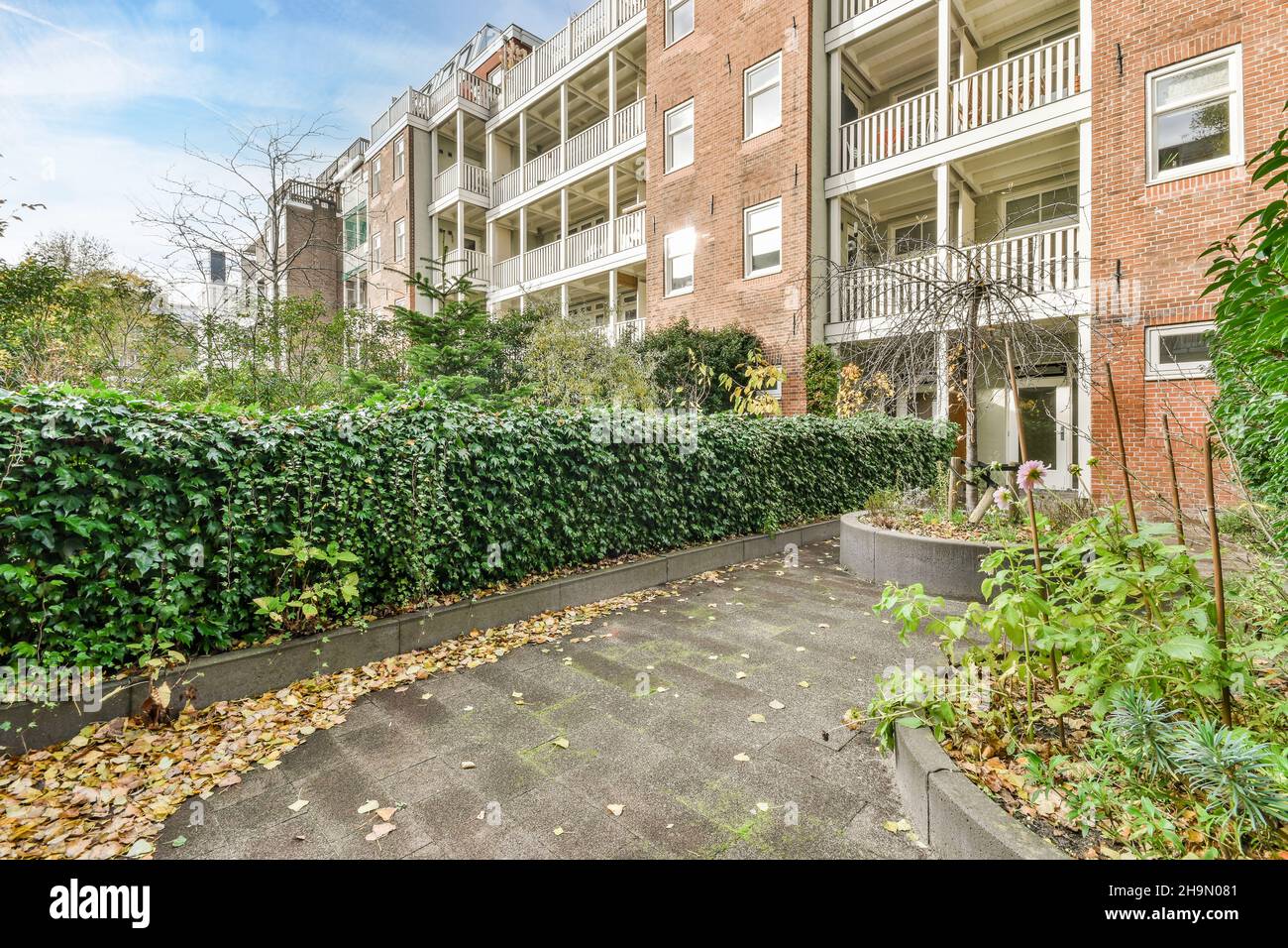 Building yard hi-res stock photography and images - Alamy