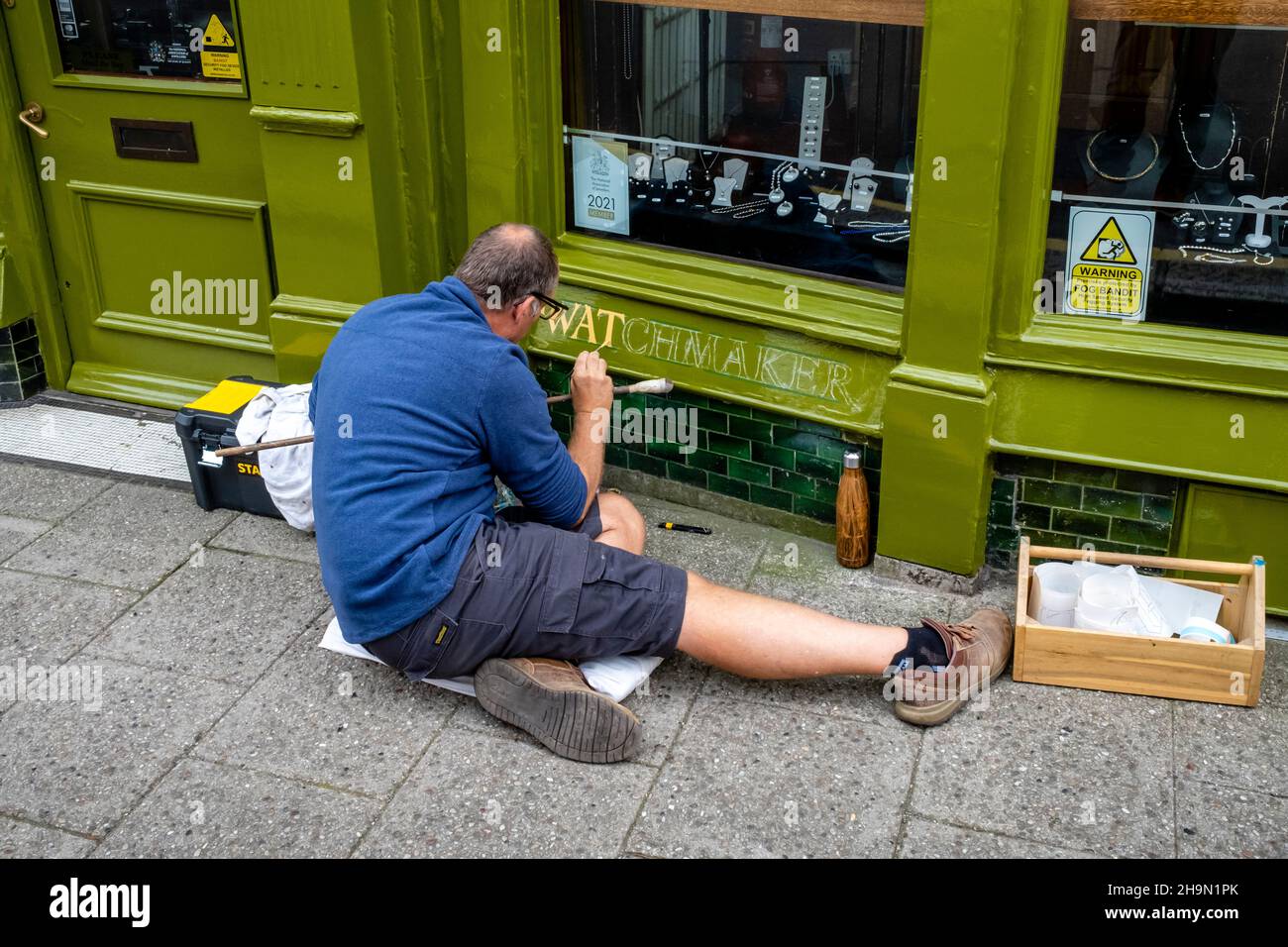 Sign painter hi-res stock photography and images - Alamy