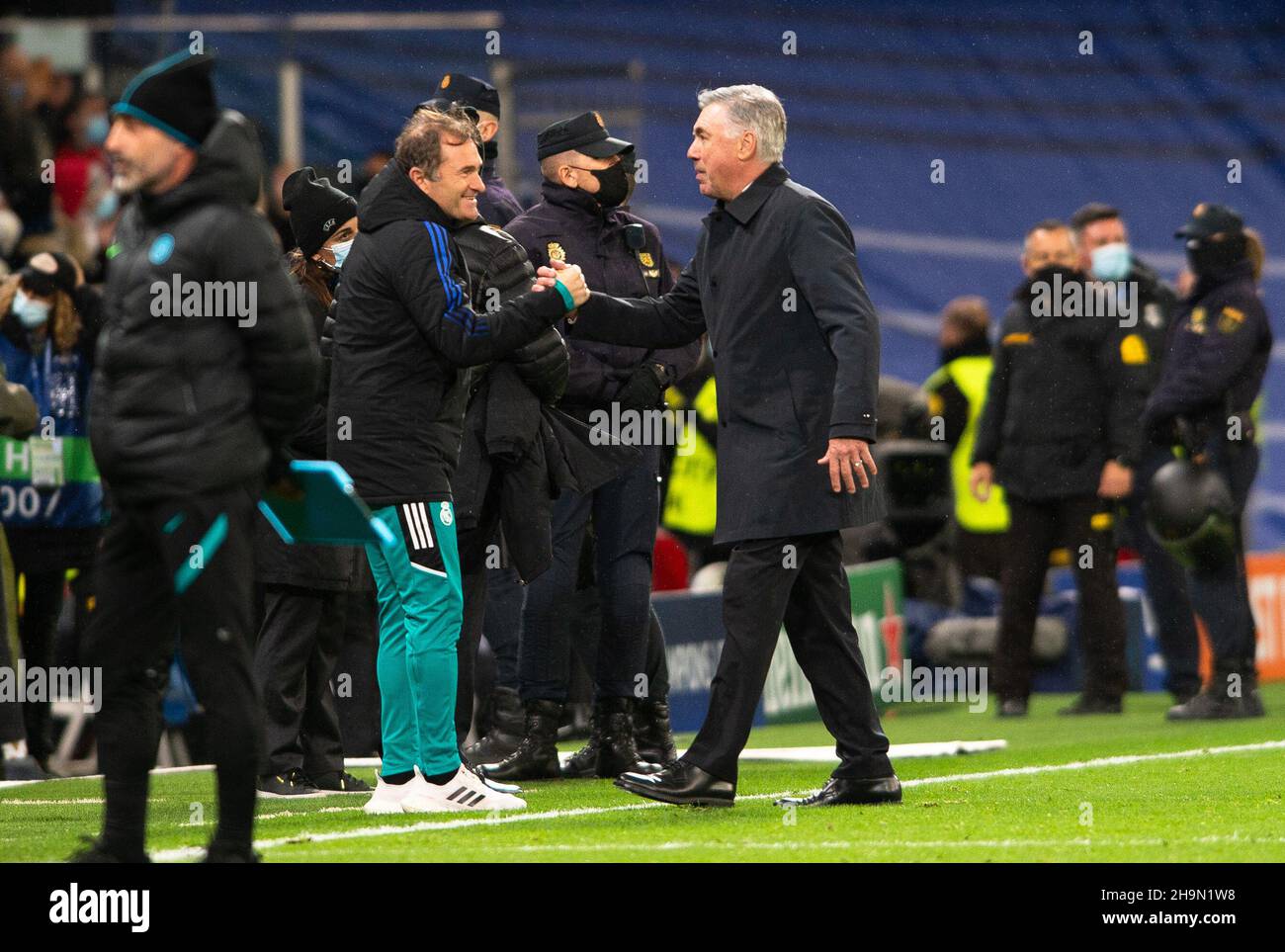 Real madrid assistant coach hi-res stock photography and images - Alamy