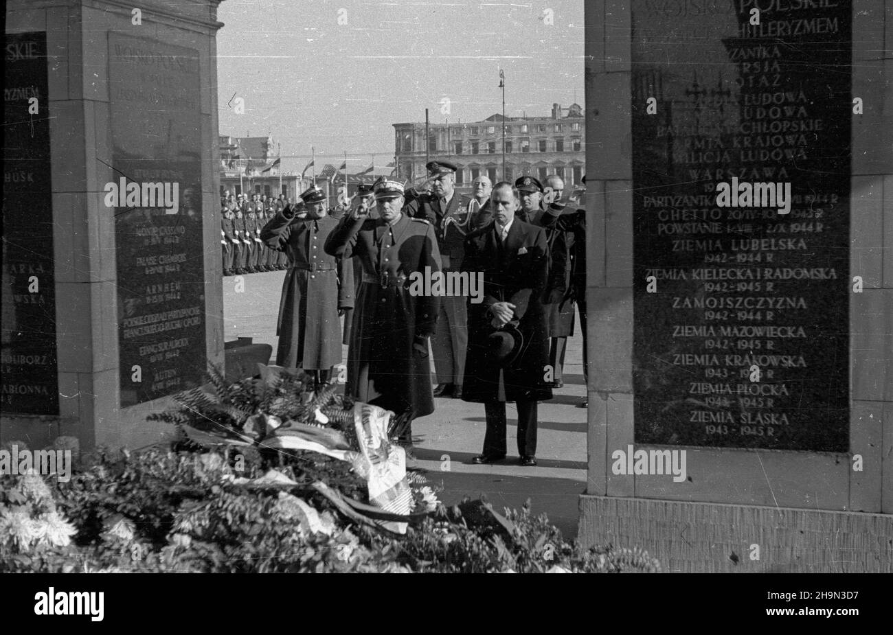 Warszawa, 1948-10-18. W dniu 15 paŸdziernika funkcjê ambasadora Stanów ...