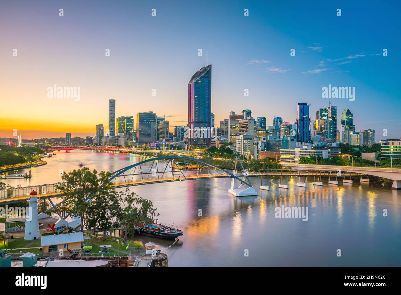 Brisbane city skyline and Brisbane river at twilight in Australia Stock ...