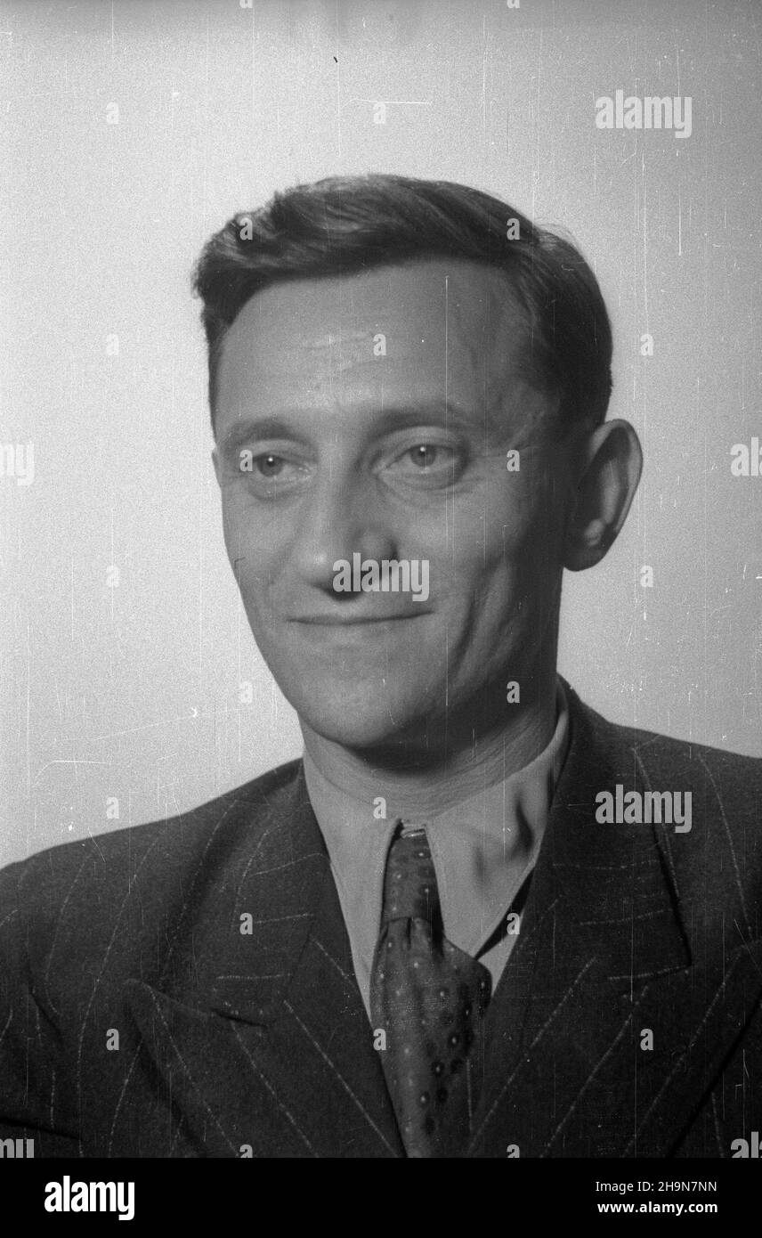 Warszawa, 1948-11. Przewodnicz¹cy Komisji Specjalnej do Walki z Nadu ...