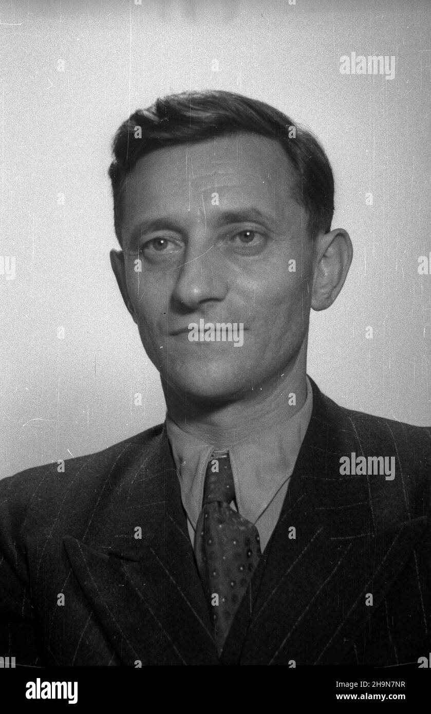 Warszawa, 1948-11. Przewodnicz¹cy Komisji Specjalnej do Walki z Nadu ...