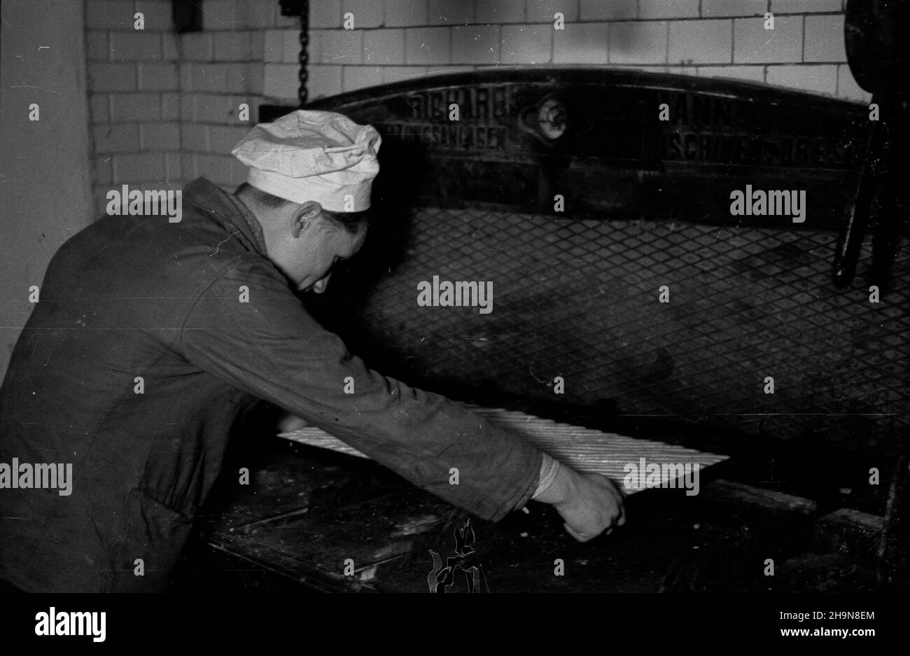 Warszawa, 1948-11. Fabryka Wedla (Zak³ady im. E. Wedla) przy ul ...