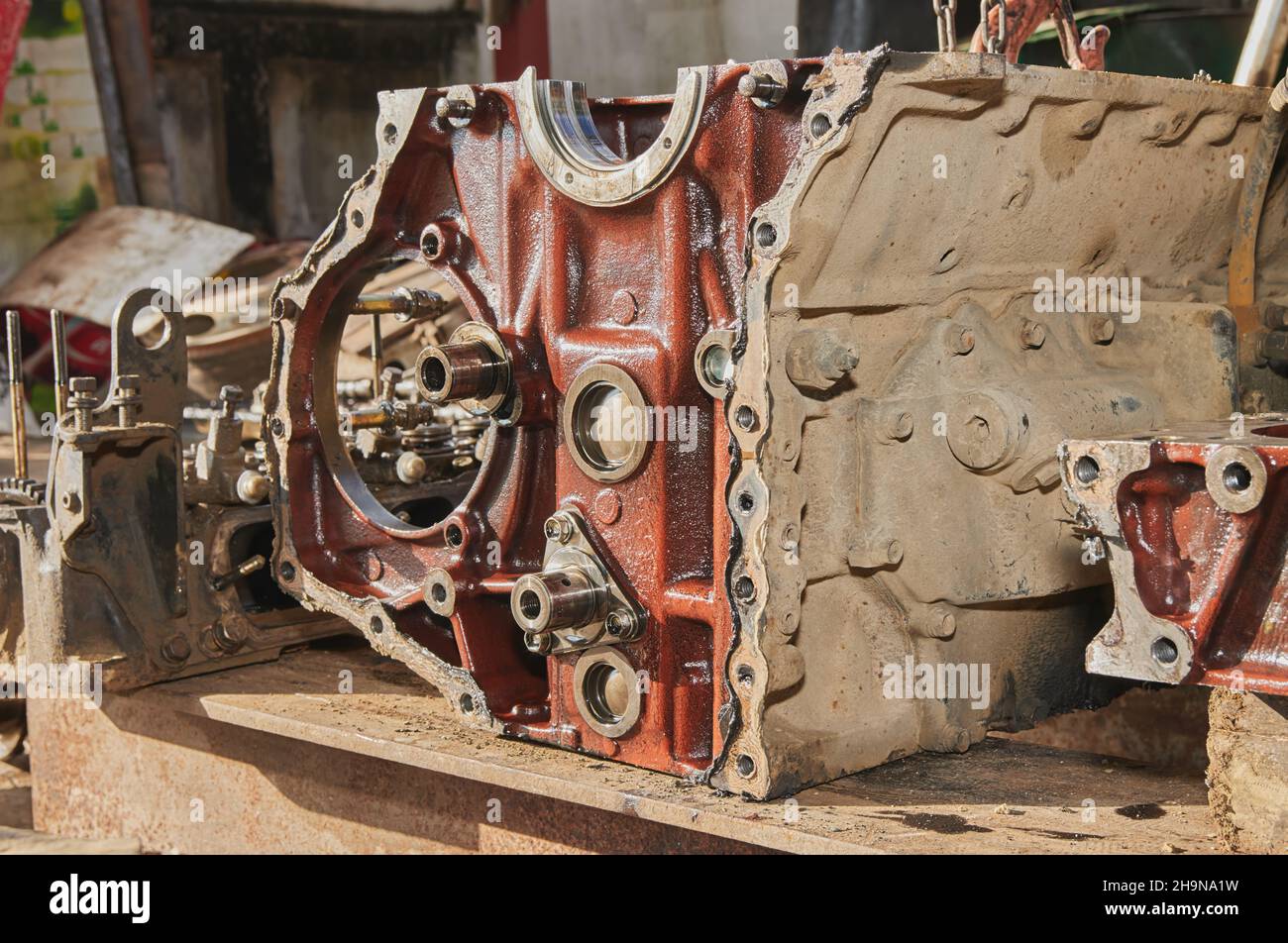 Zoom Side View Cylinder Block and Cylinder Head of Truck Engine and ...