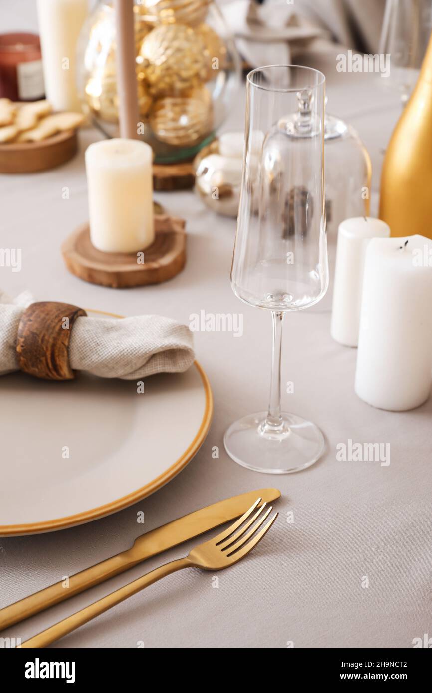 Christmas table happy guests hi-res stock photography and images - Alamy