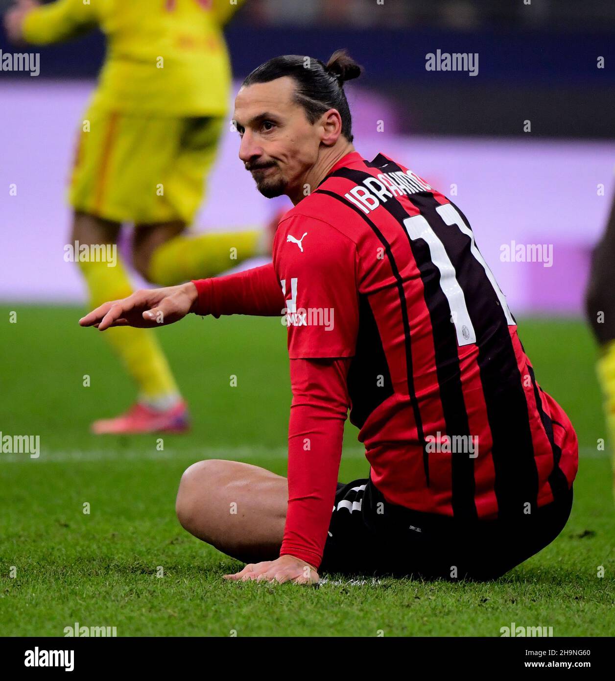Liverpool and zlatan ibrahimovic hi-res stock photography and images ...