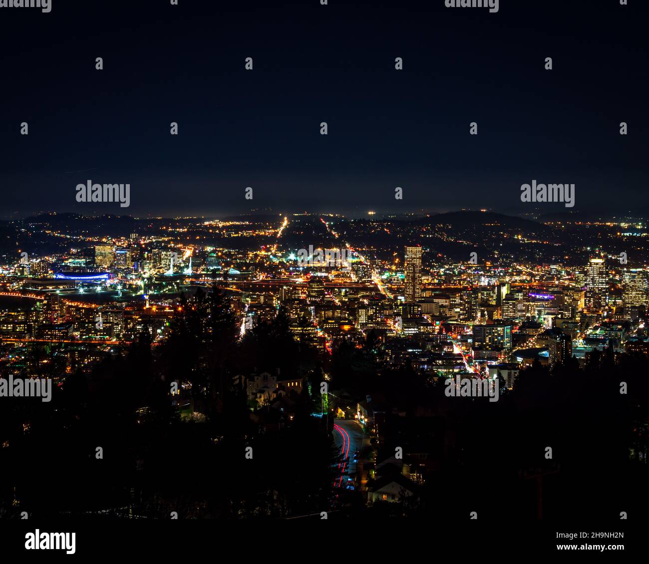 Portland Oregon city lights during the blue hour Stock Photo - Alamy