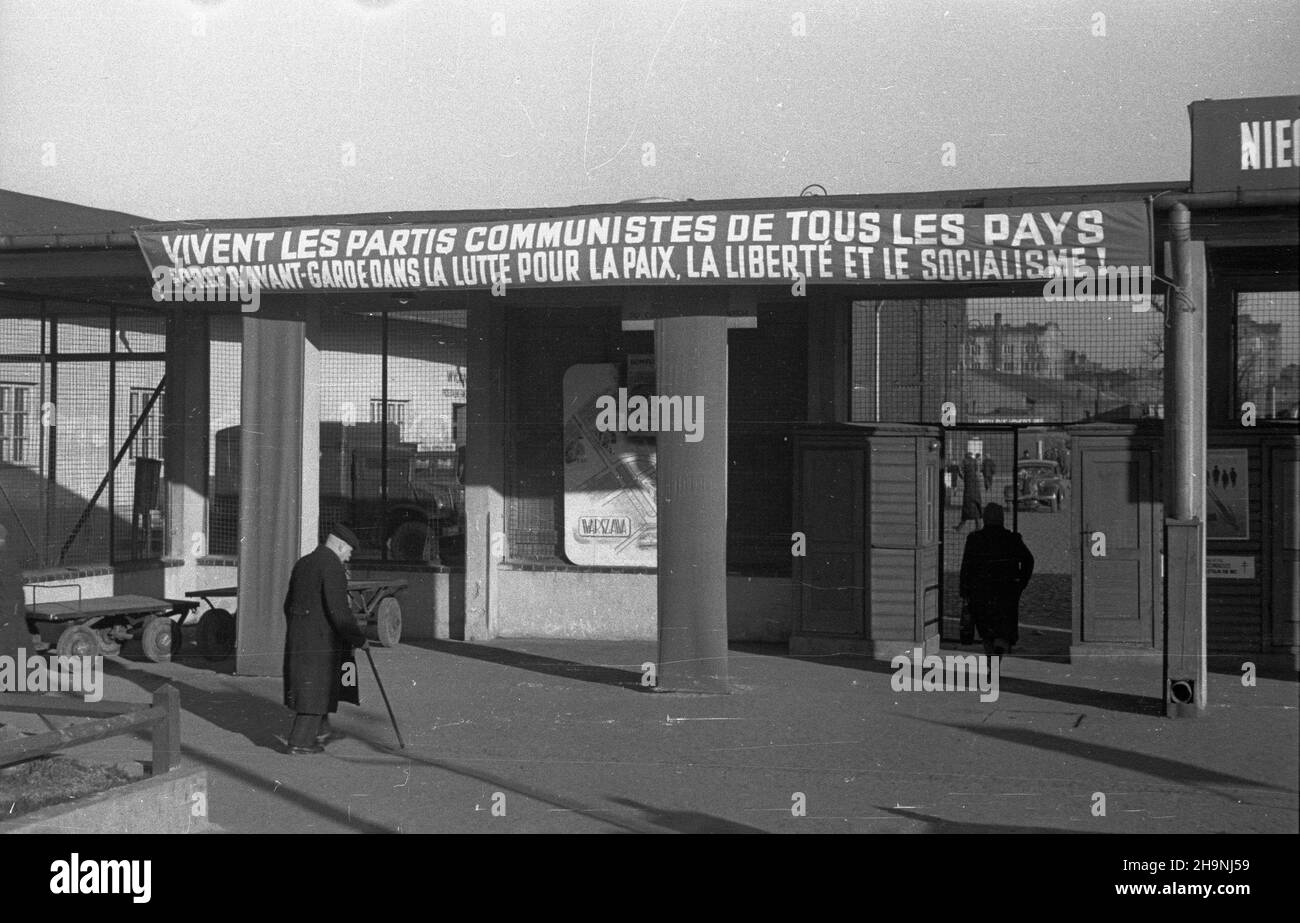 Warszawa, 1948-12. Przed Kongresem Zjednoczeniowym PPR (Polska Partia Robotnicza) i PPS (Polska ...