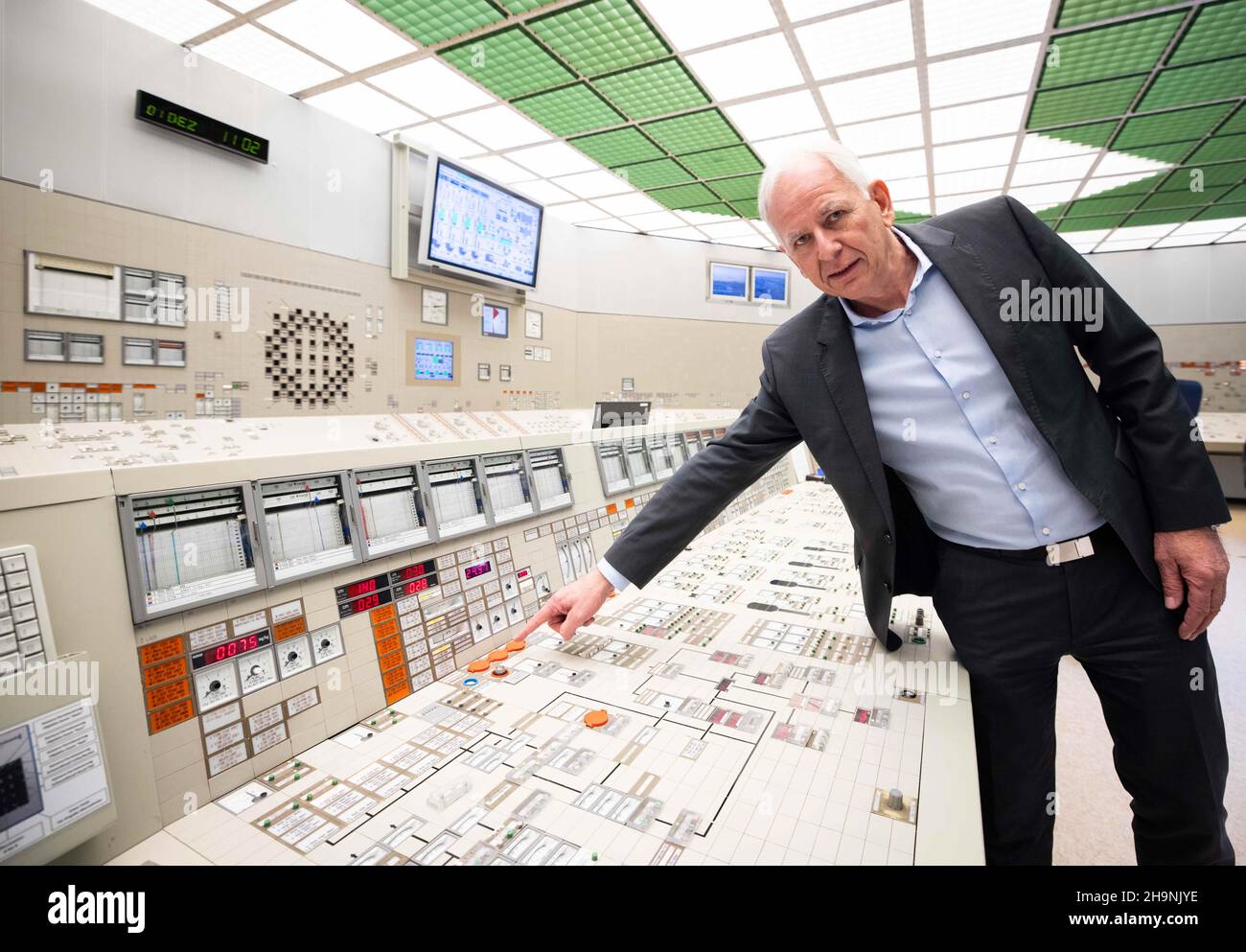 Nuclear reactor shutdown switch hi-res stock photography and images - Alamy