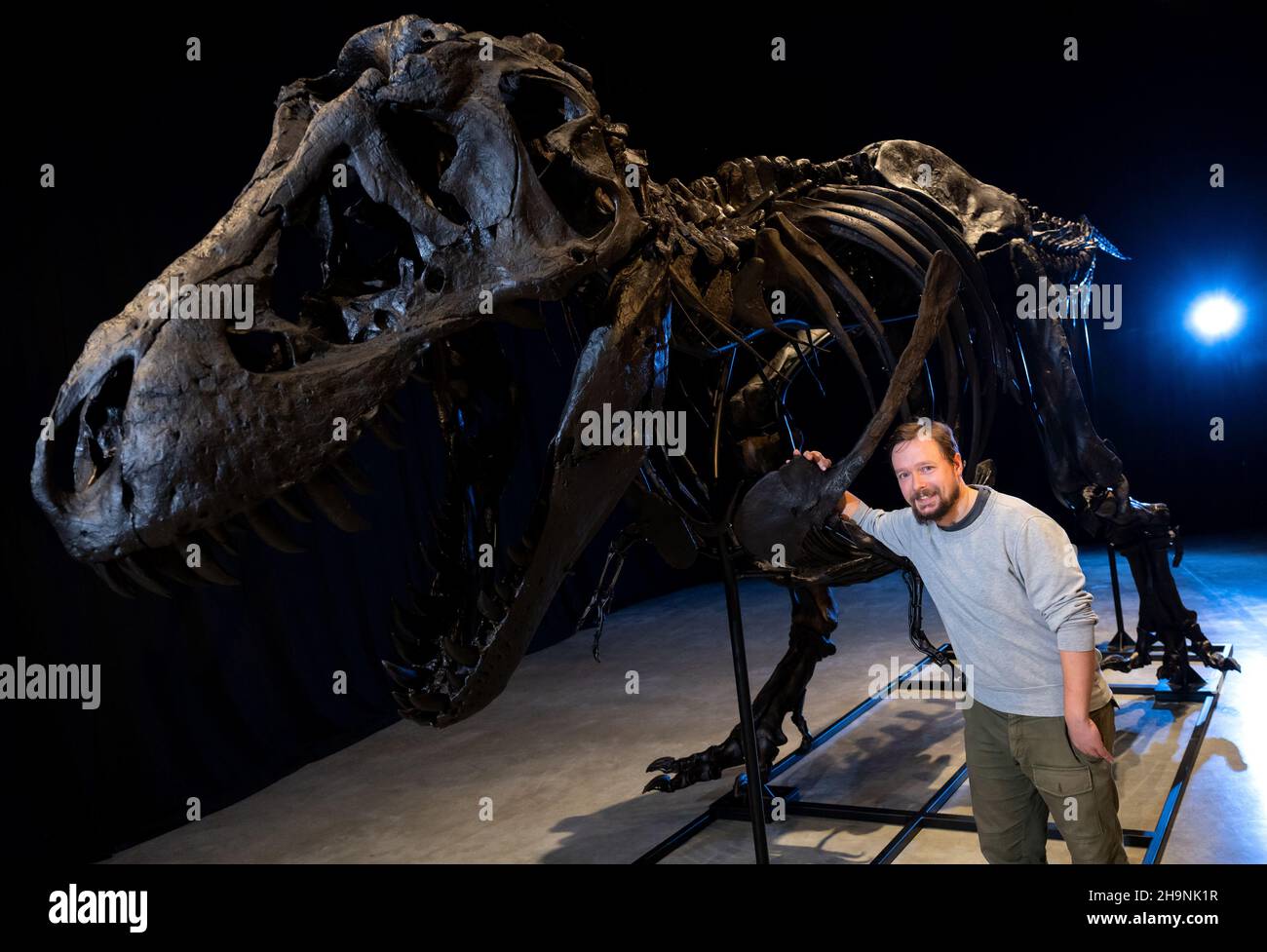 Denkendorf, Germany. 07th Dec, 2021. Frederik Spindler, paleontologist ...