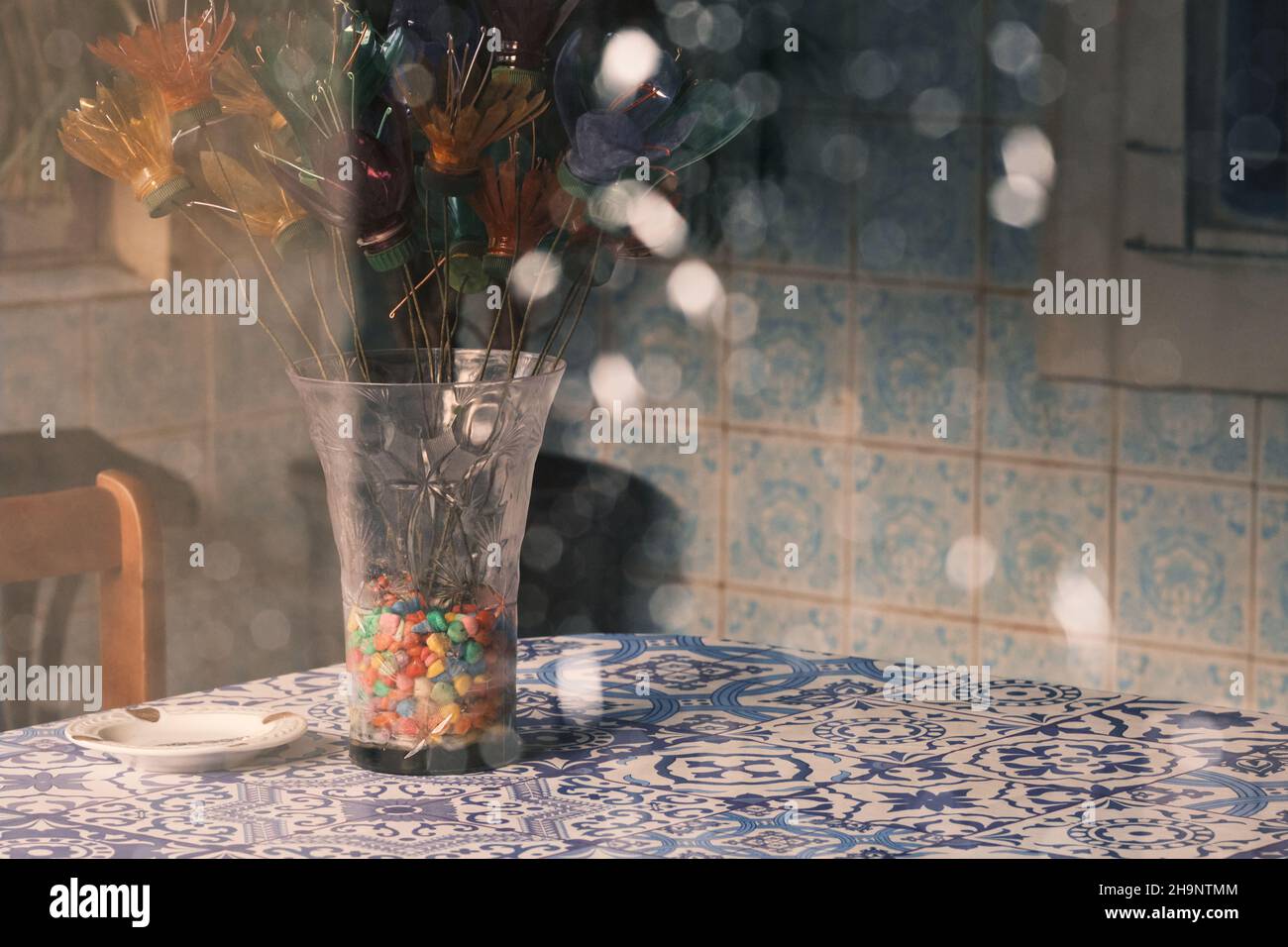 Glass flowers hi-res stock photography and images - Alamy