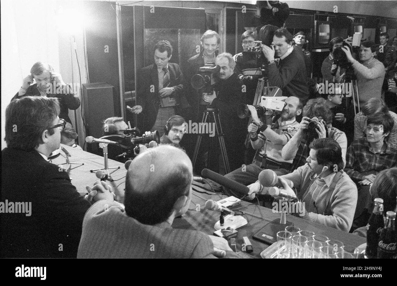 Warszawa, 1982-01-27. Konferencja prasowa w Centrum Prasowym ...