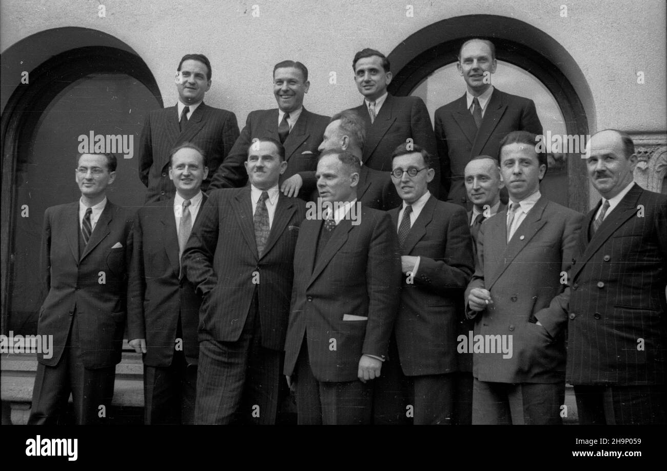 Palac krolowej elzbiety hi-res stock photography and images - Alamy