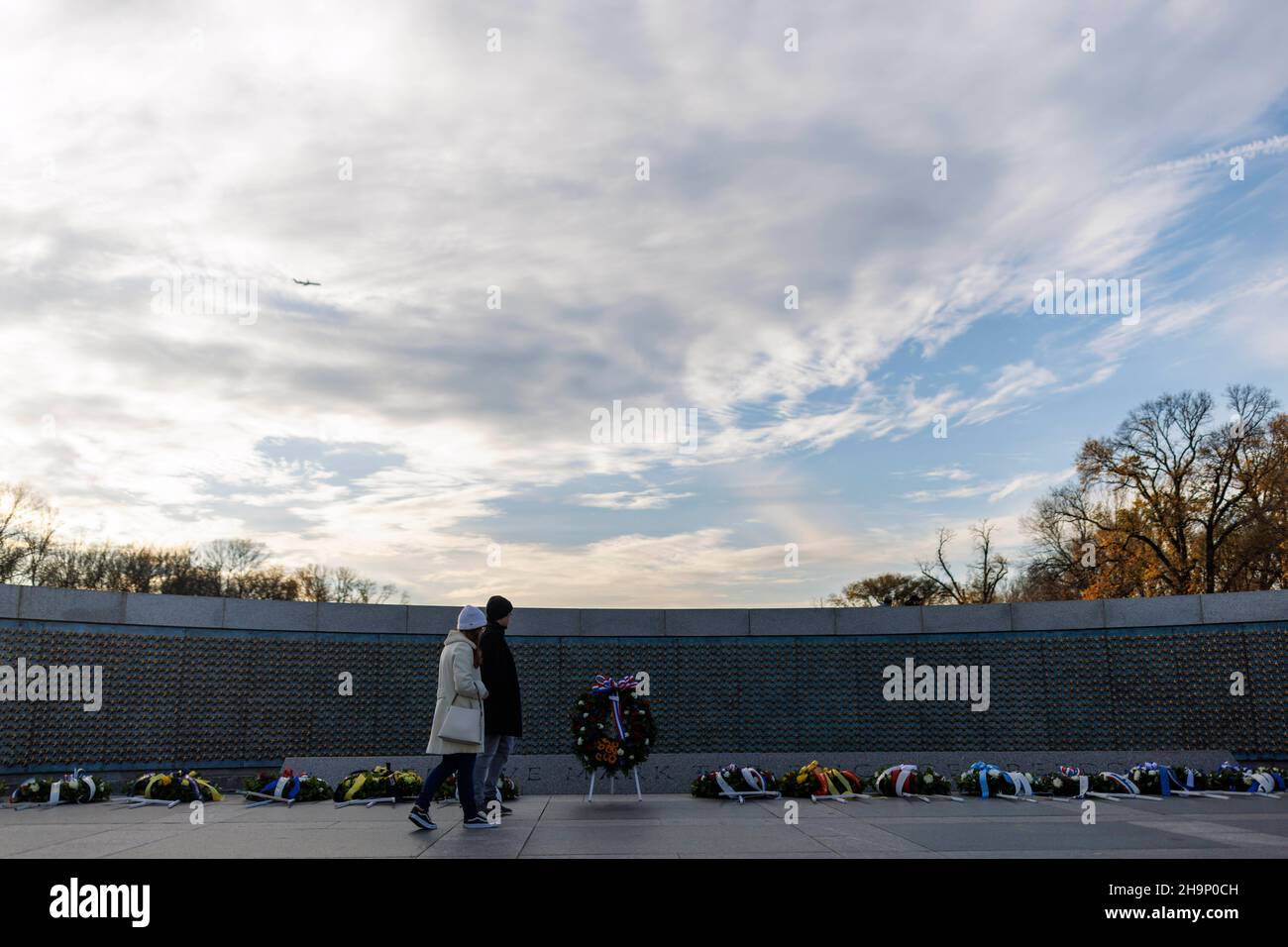 Washington, DC, USA. 7th Dec, 2021. Wreaths are seen at the World War ...