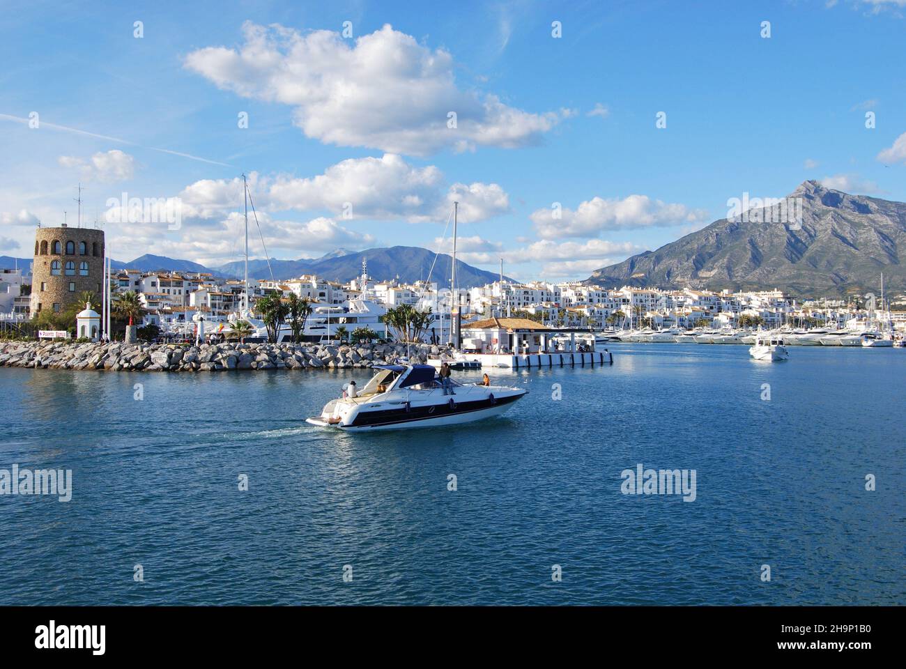 Marina yacht marbella seafront hi-res stock photography and images - Alamy