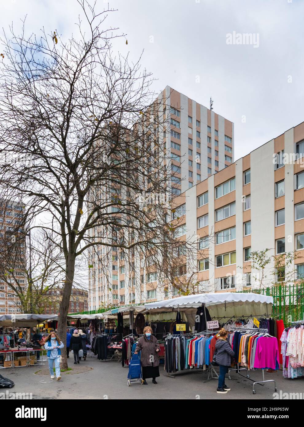 Paris public housing hi-res stock photography and images - Alamy