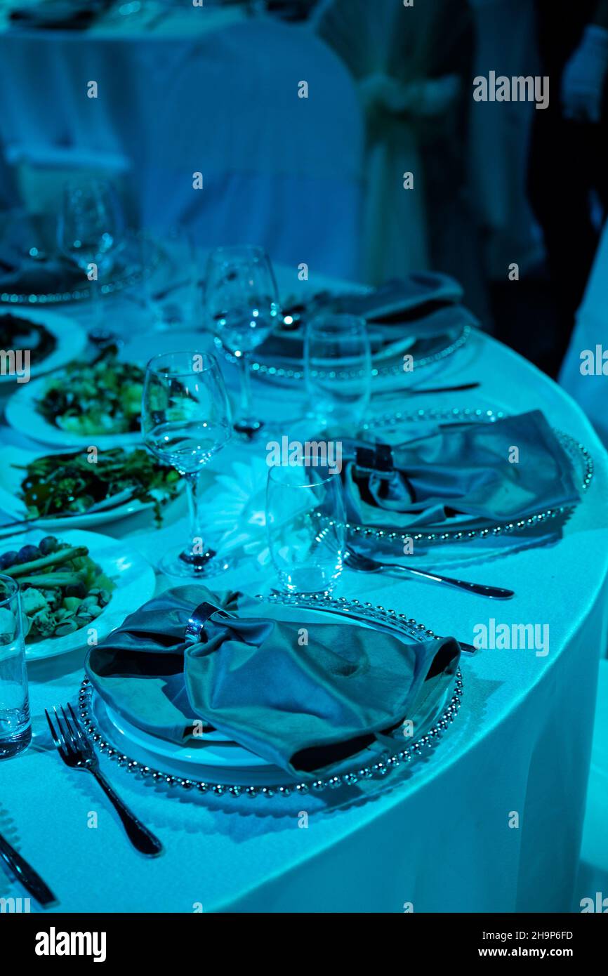 Beautiful festive table setting hi-res stock photography and images - Alamy