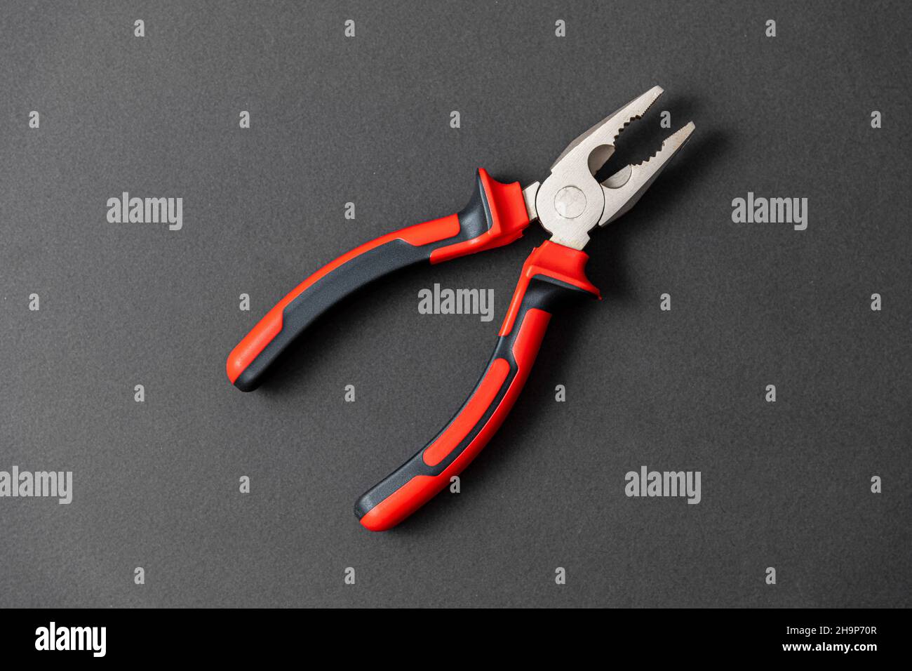 Black pliers hi-res stock photography and images - Alamy