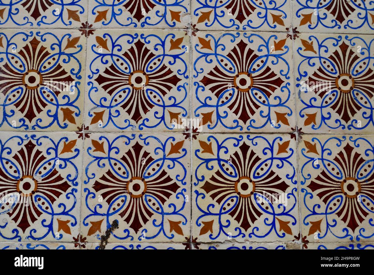 Traditional azulejos blue tiles outside hi-res stock photography and ...