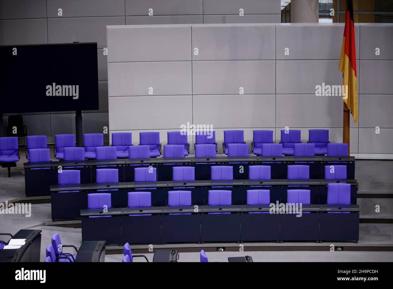 Government bank querformat qf horizontal politik editorial featur hi ...