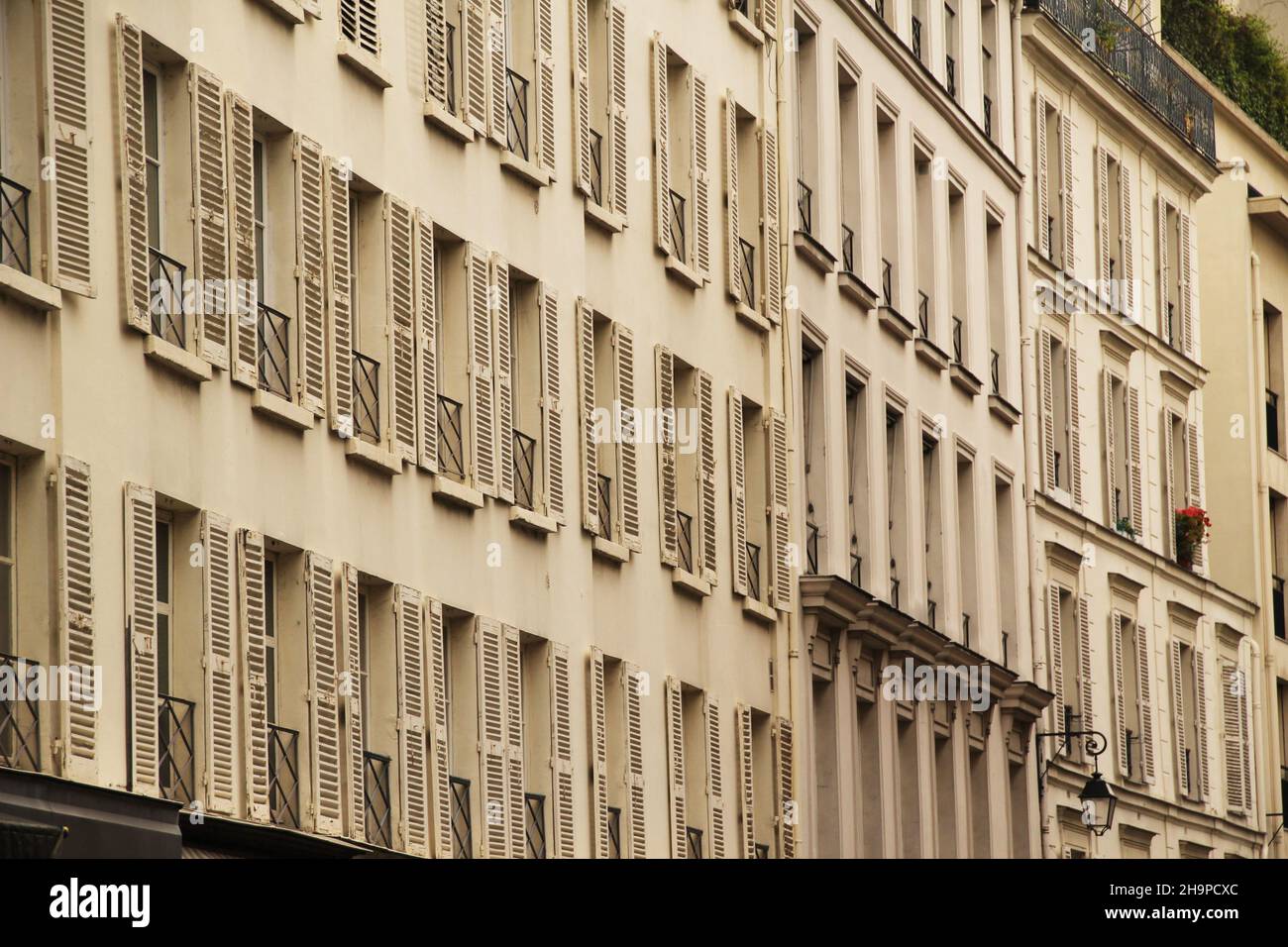 PARI, FRANCE - May 06, 2014: A beautiful shot of a facade of an ...