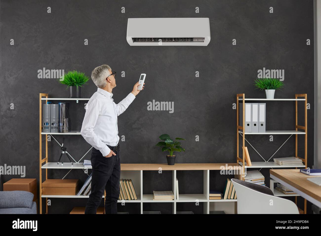 Turn on air conditioner hi-res stock photography and images - Alamy