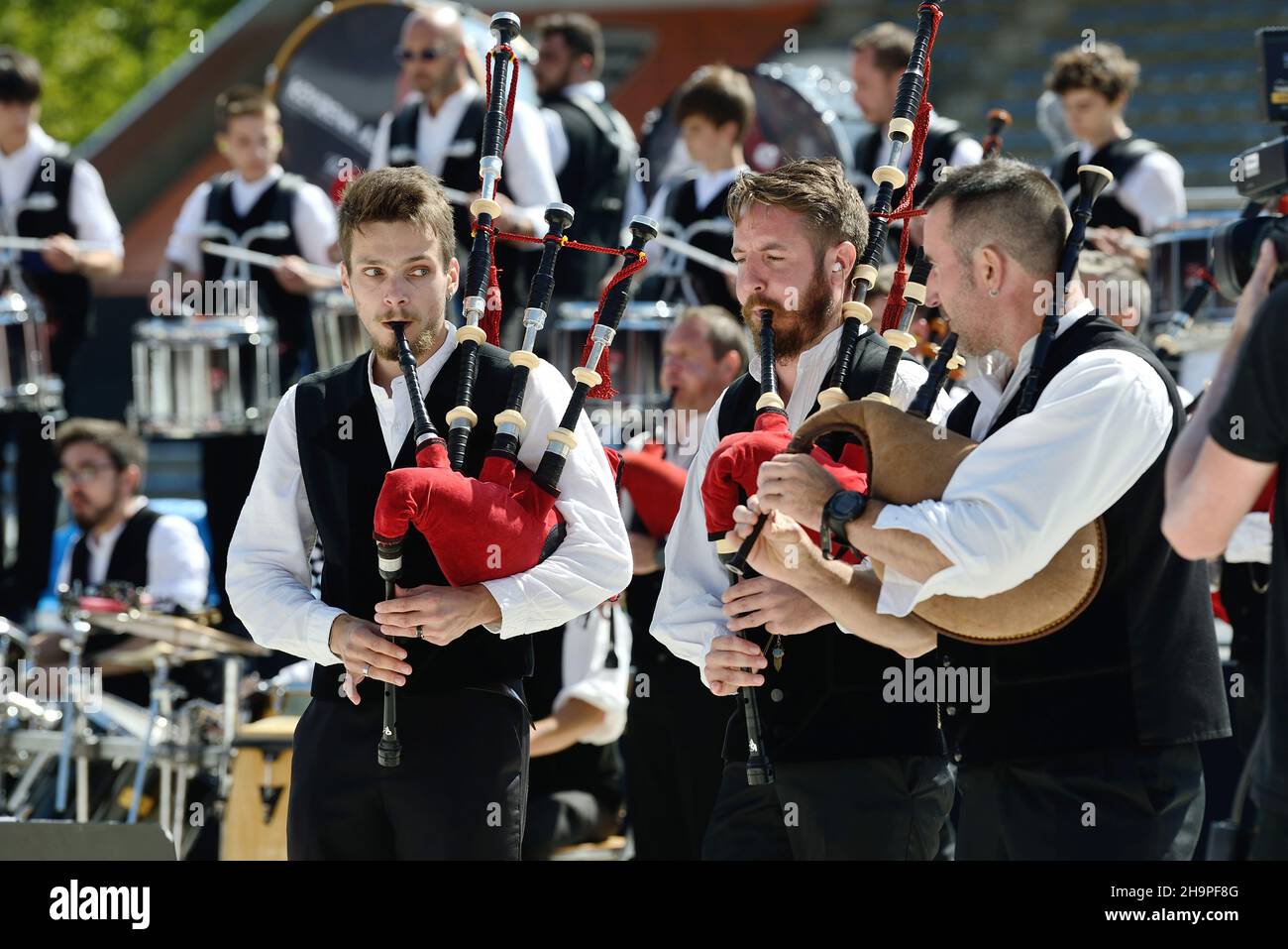 Breton bagpipe hi-res stock photography and images - Alamy