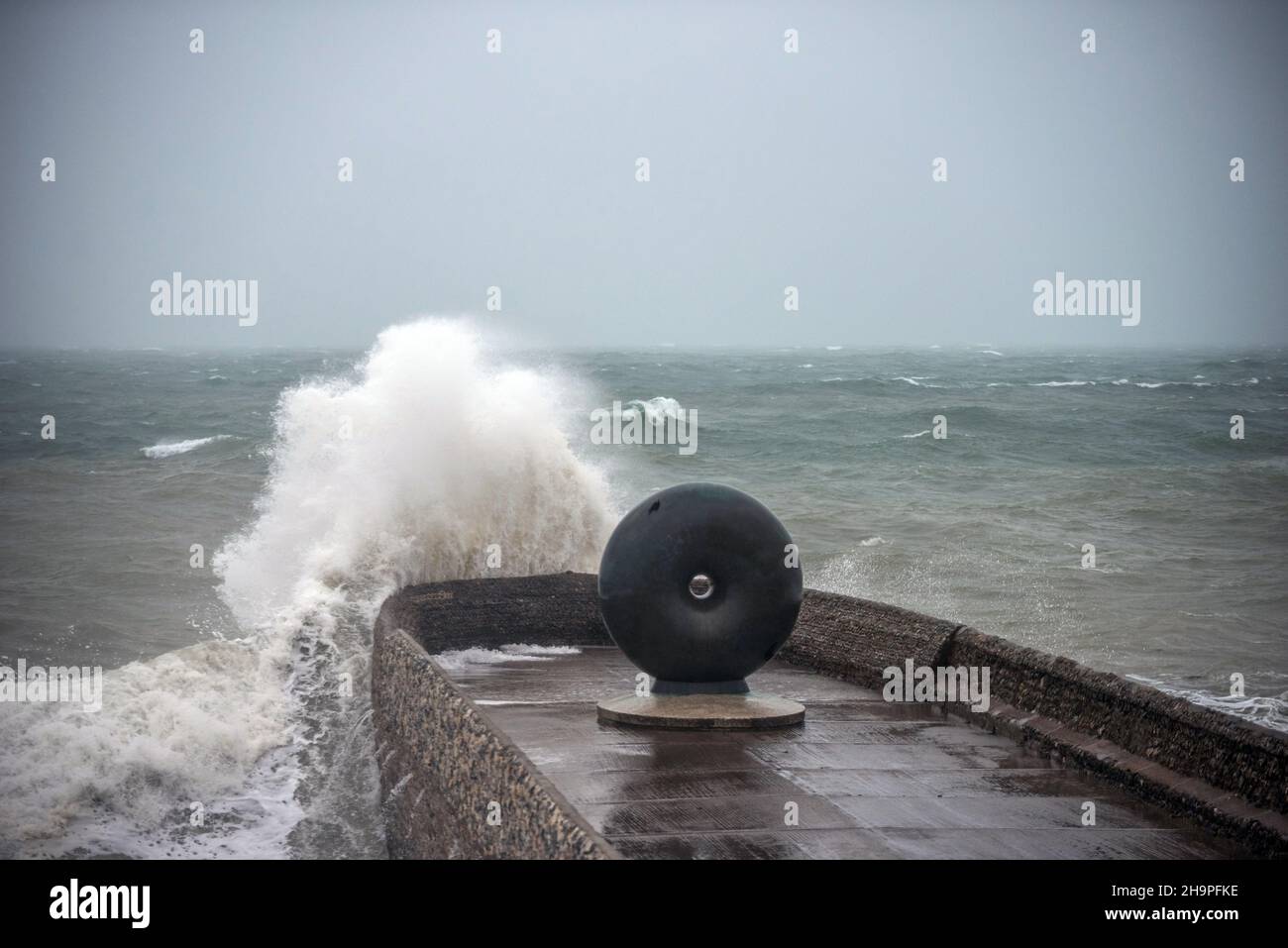 Brighton, December 7th 2021: Storm Barra hit the seafront in Brighton ...