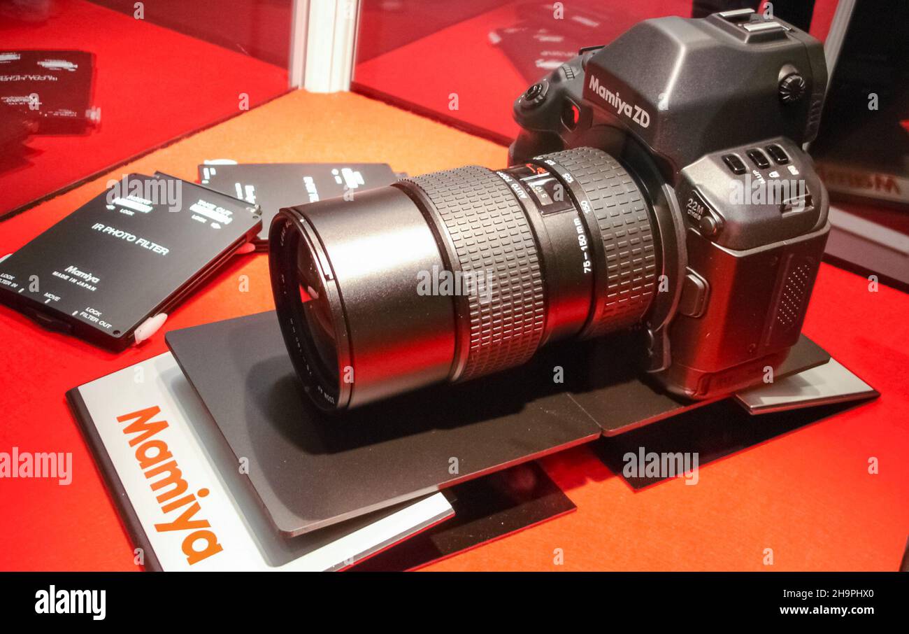 Mamiya digital imaging hi-res stock photography and images - Alamy