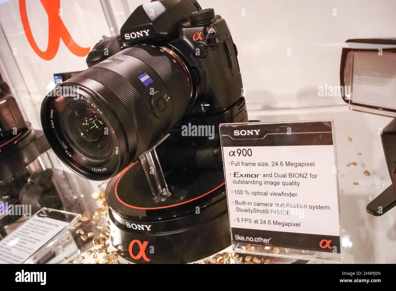 Sony zeiss lens hi-res stock photography and images - Alamy