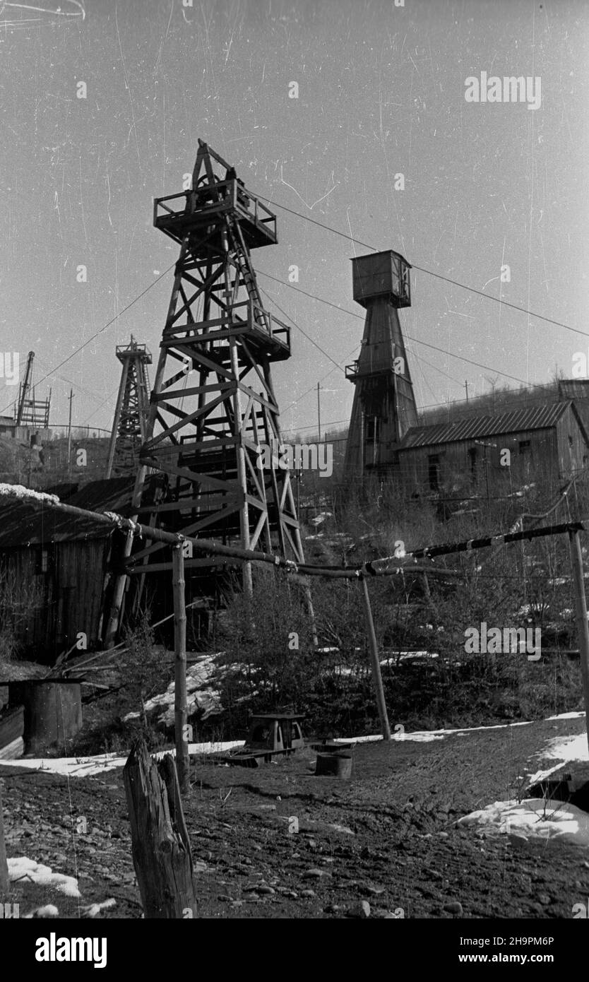 Oil gas rigs Black and White Stock Photos & Images - Alamy