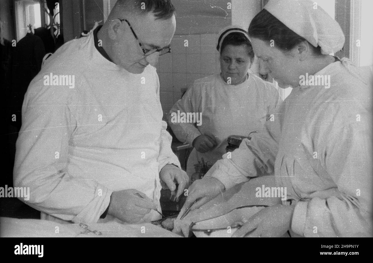 1949 surgery hi-res stock photography and images - Alamy