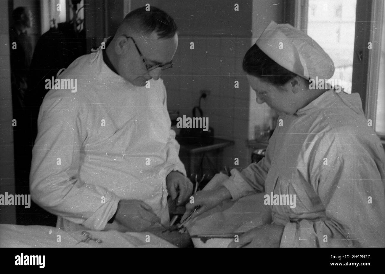 1949 surgery hi-res stock photography and images - Alamy