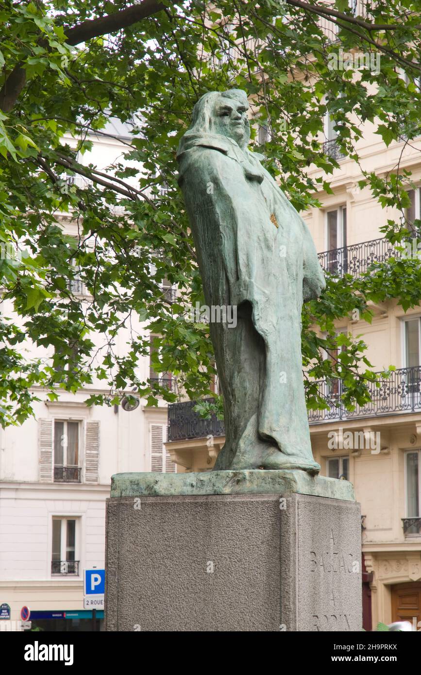 Balzac statue by Rodin in Paris France Stock Photo - Alamy