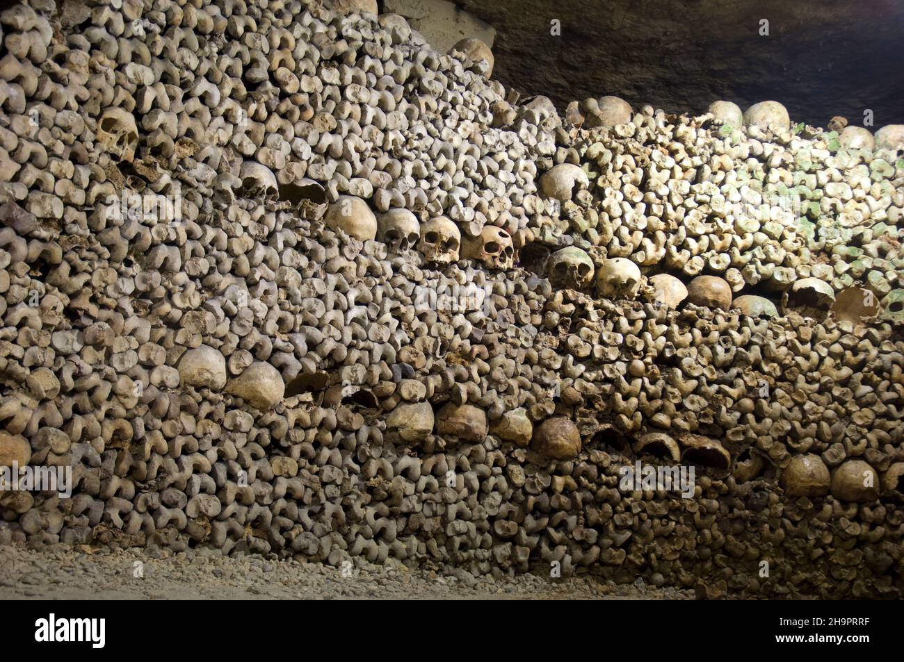 Catacombes de paris hi-res stock photography and images - Alamy