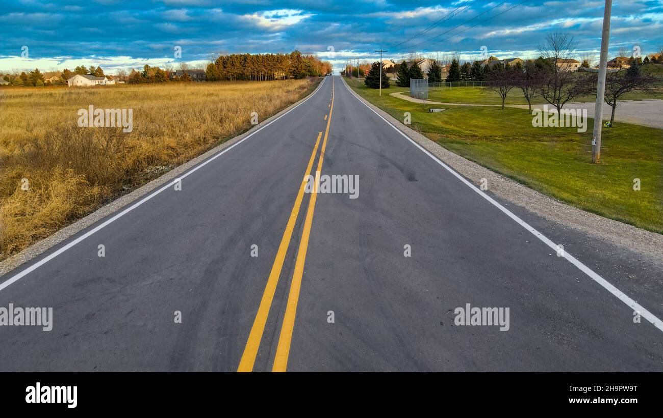 Scenic farmland rural roads hi-res stock photography and images - Alamy