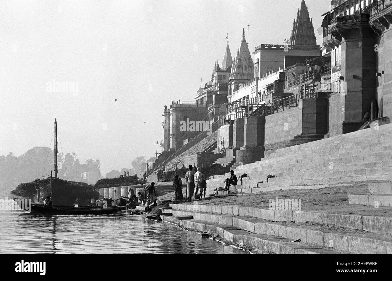 Stairs with pilgrims at the Assi-Ghats of Varanasi, Dashashwamedh Ghat ...