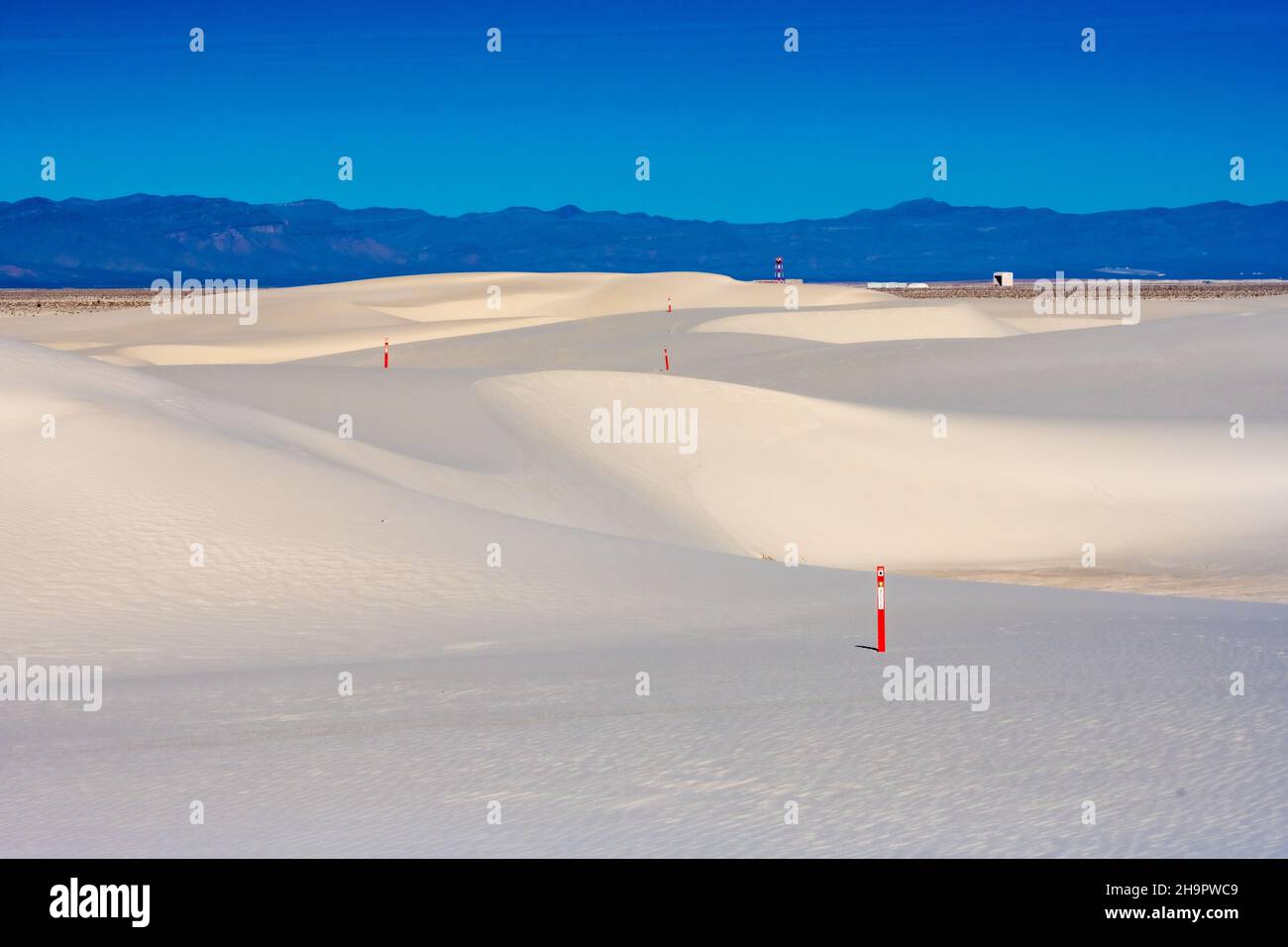 Orange Trail Markers Dot Sand Dunes Backcountry Trail Stock Photo - Alamy