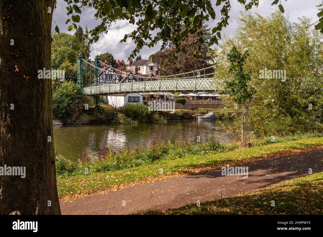 River severn path hi-res stock photography and images - Alamy