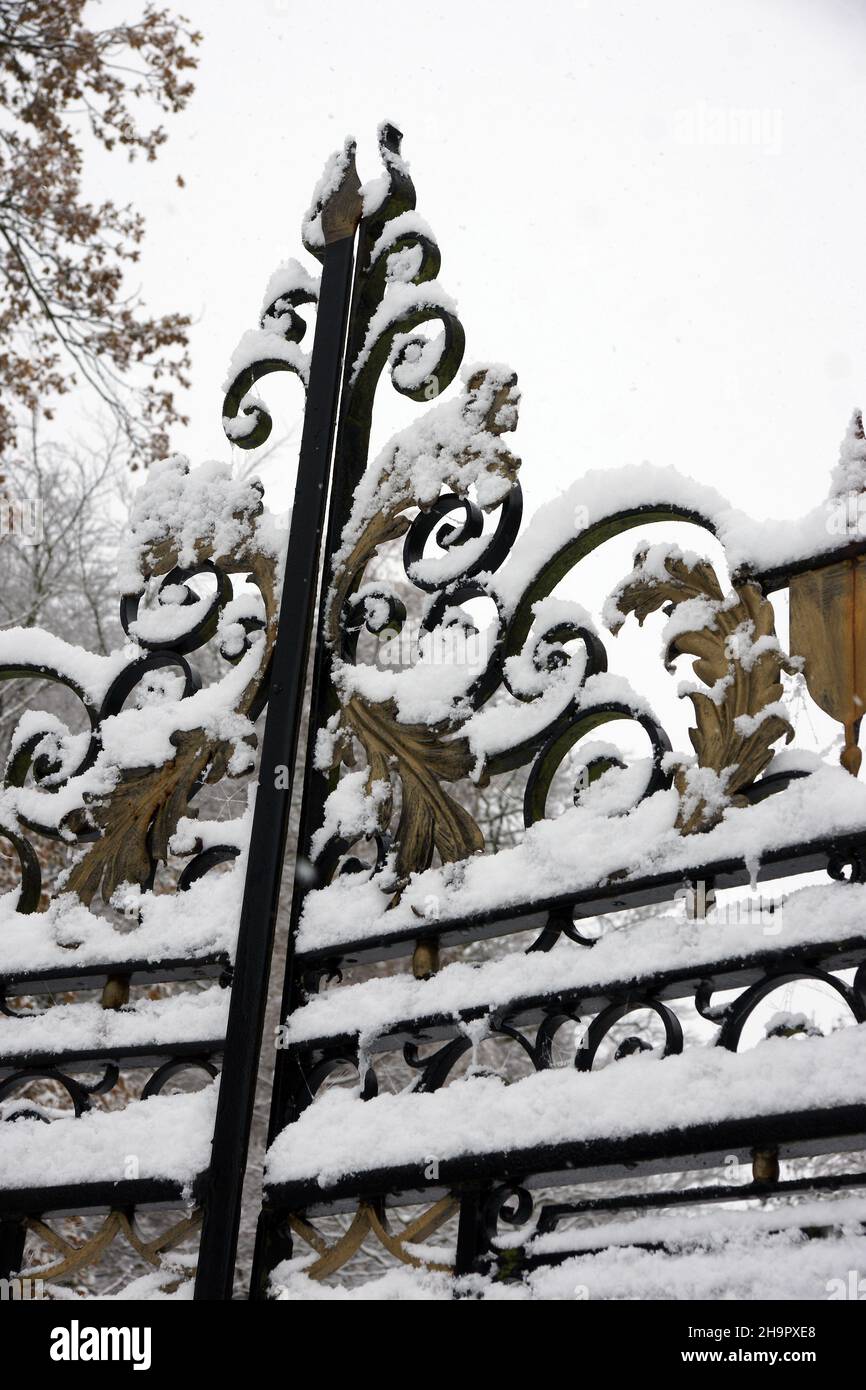snow and ice extreme weather landscape Stock Photo - Alamy