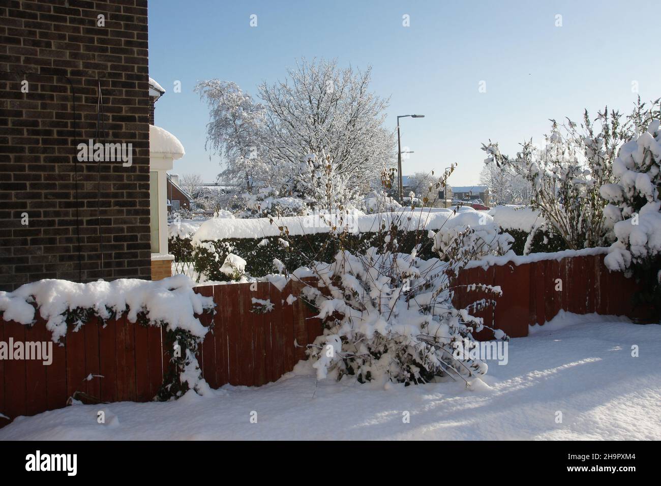 Heavy snow ball hi-res stock photography and images - Alamy