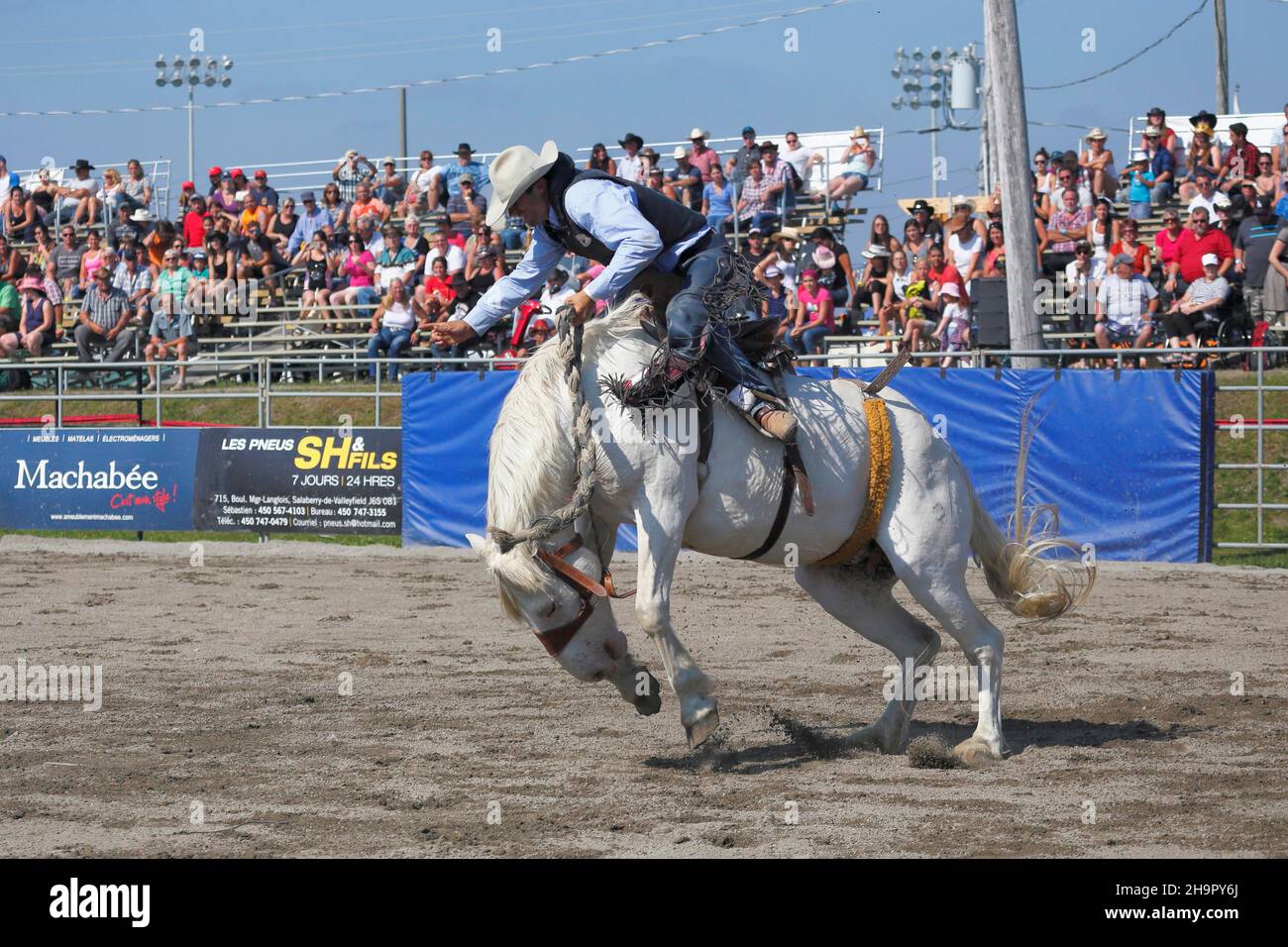 Rodeo competition, rodeo riders, Valleyfield Rodeo, Valleyfield ...