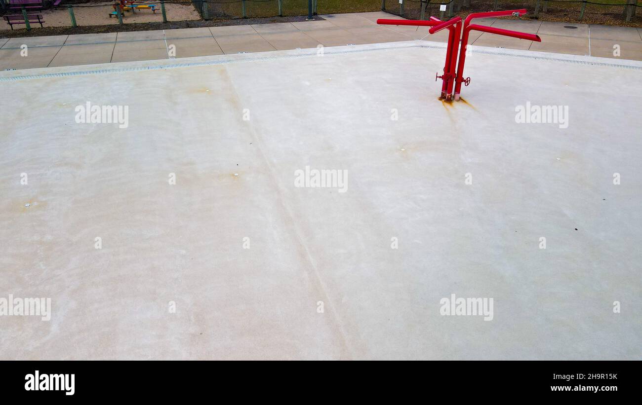 Empty swimming pool aerial hi-res stock photography and images - Alamy