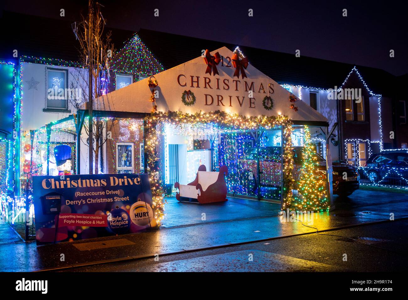 Residents of Racecourse Drive in Derry recreate their annual 'Christmas ...