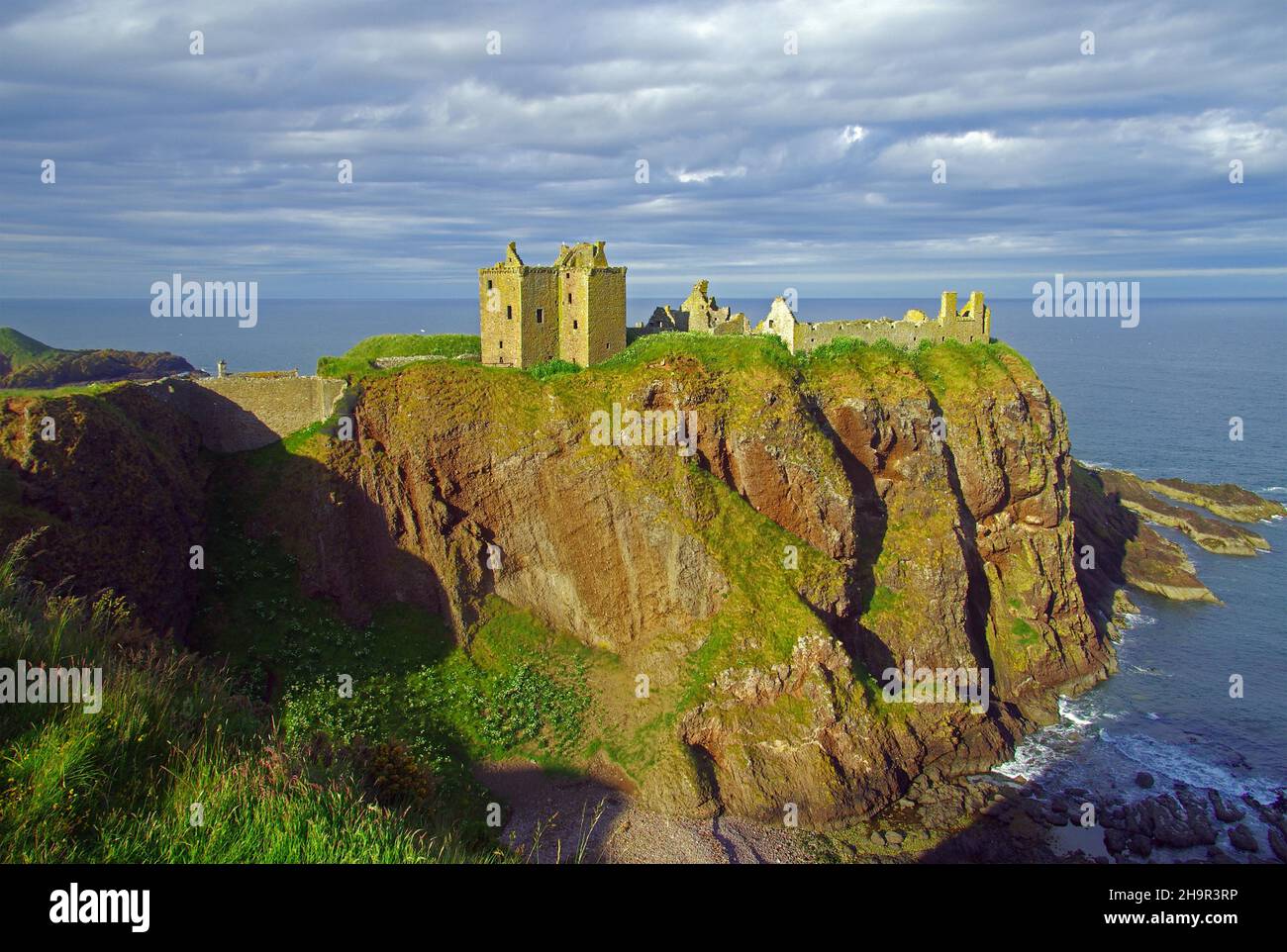 Castle ruin on a cliff, Dunnottar Castle, Aberdeenshire, Scotland ...
